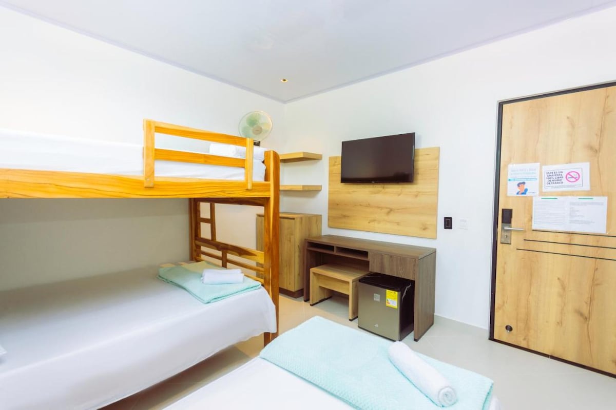 Quintuple room - Hotels for Rent in Doradal, Antioquia, Colombia - Airbnb