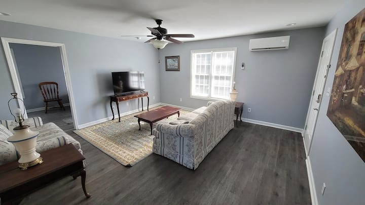 Apt 3 - Furnished 2 Bdr 2nd Floor Apartment - Lake Morris, KY