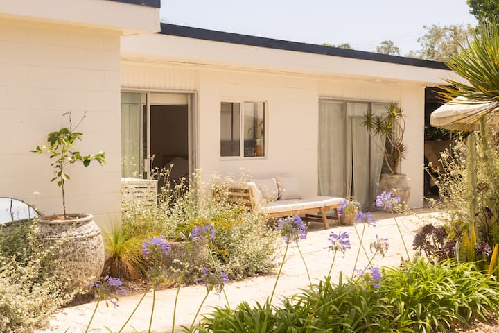 Jungle Farm Studio - Patonga
