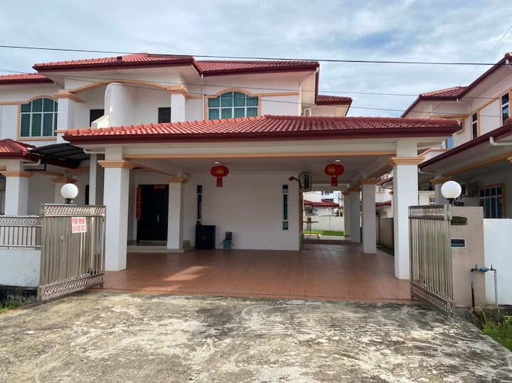 Homezstay Swallow Miri - Miri