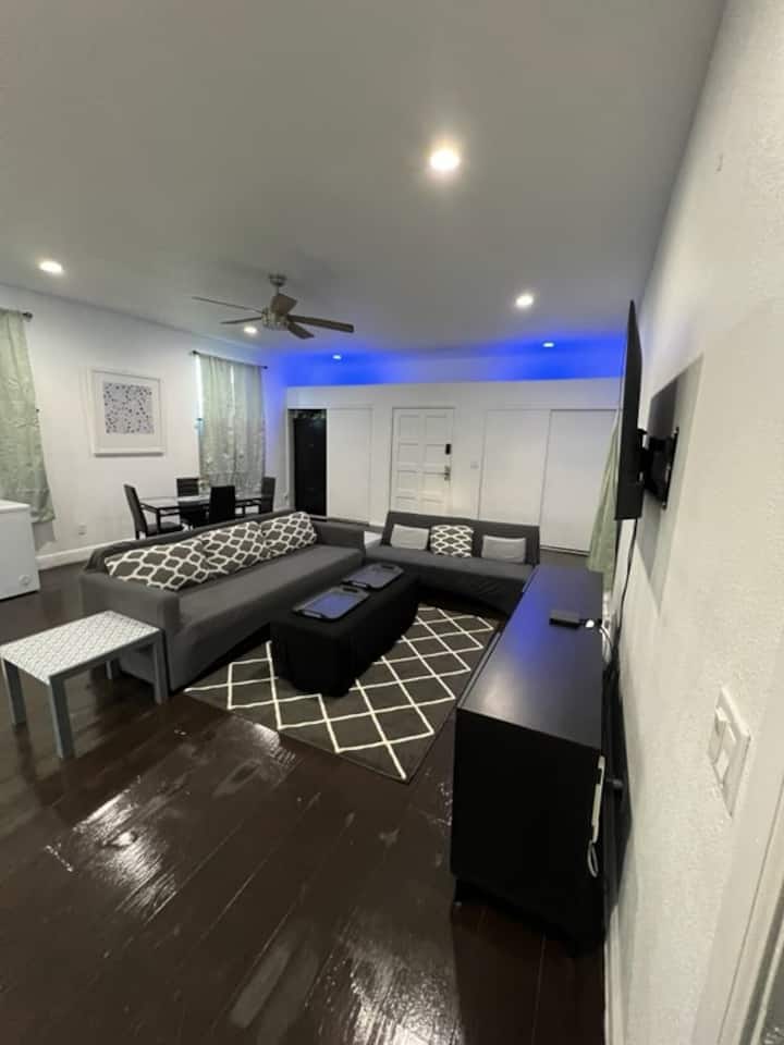 Charming 1br Home, Walk To Bart - San Leandro, CA