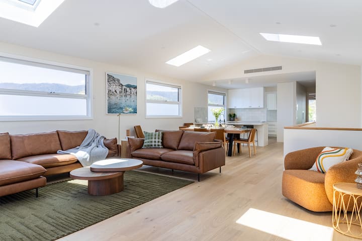 Oakwood Retreat New Luxury Home - Red Hill