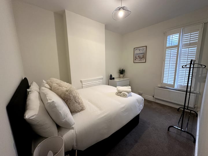 Modern 5br | Near M6 | Fast Wifi - Birmingham