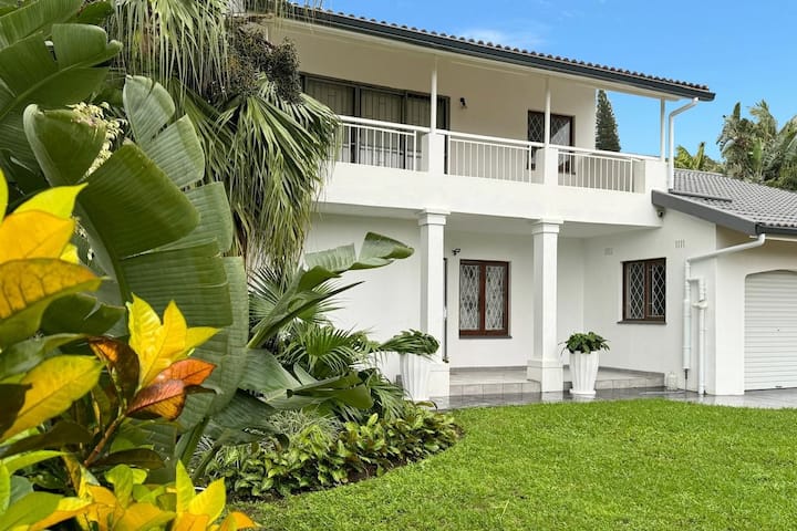 Private House With Pool - Southbroom