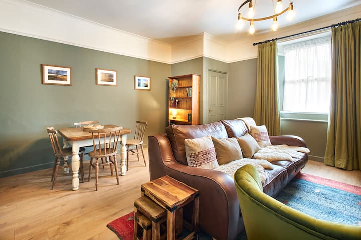 Glasswing Stays | Joey's Cottage - Alnwick