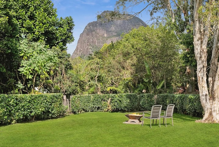 Mountain View Retreat - Near Australia Zoo - Glass House Mountains