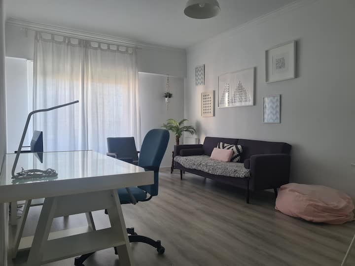 Bright & Cozy Flat Close To Center Free Parking - Amadora