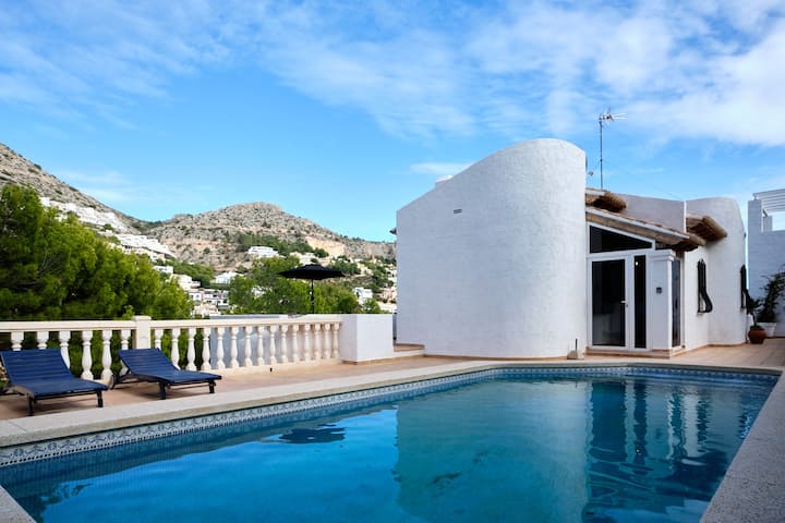 Retiro Costero Con Piscina Privada - Altea