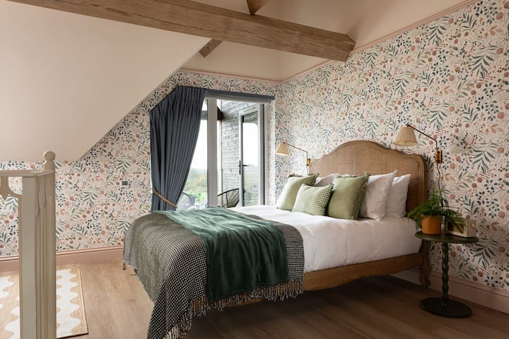 Peacock's Roost - Otium Wine Estate - Hampshire