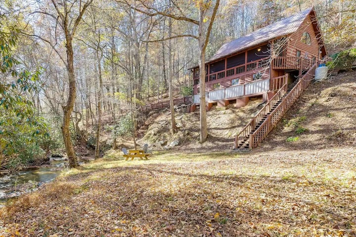 Tumbling Waters On Wolf Creek With Hot Tub - Mineral Bluff, GA