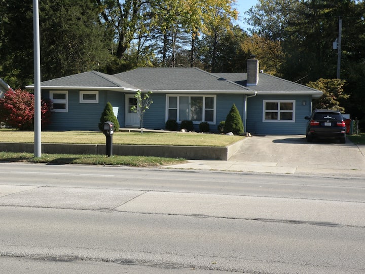 Great Spot Close To U Of I - Champaign, IL