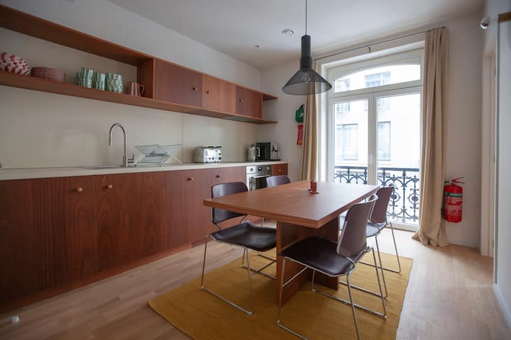 Elegant 2-bedroom Flat Close To City Center - 1 - Brussels