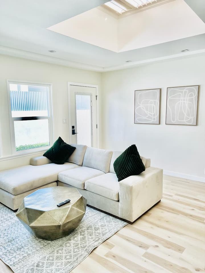 Trendy 1br W/patio In Prime Weho - 西好萊塢