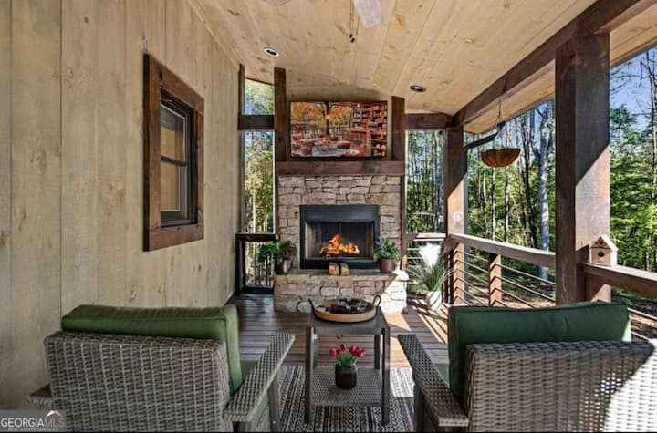 Luxury Cabin W/ Hot Tub, Fireplace & Pet-friendly - Blue Ridge, GA