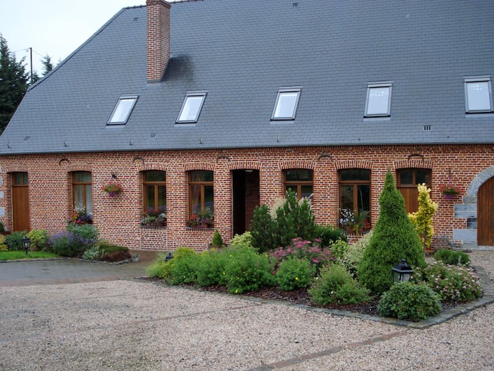 Gîte, Chambres D'hôte
4 Chambres - Val-Joly