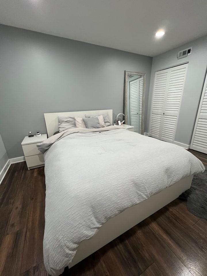 1 Bedroom Apartment - Schaumburg