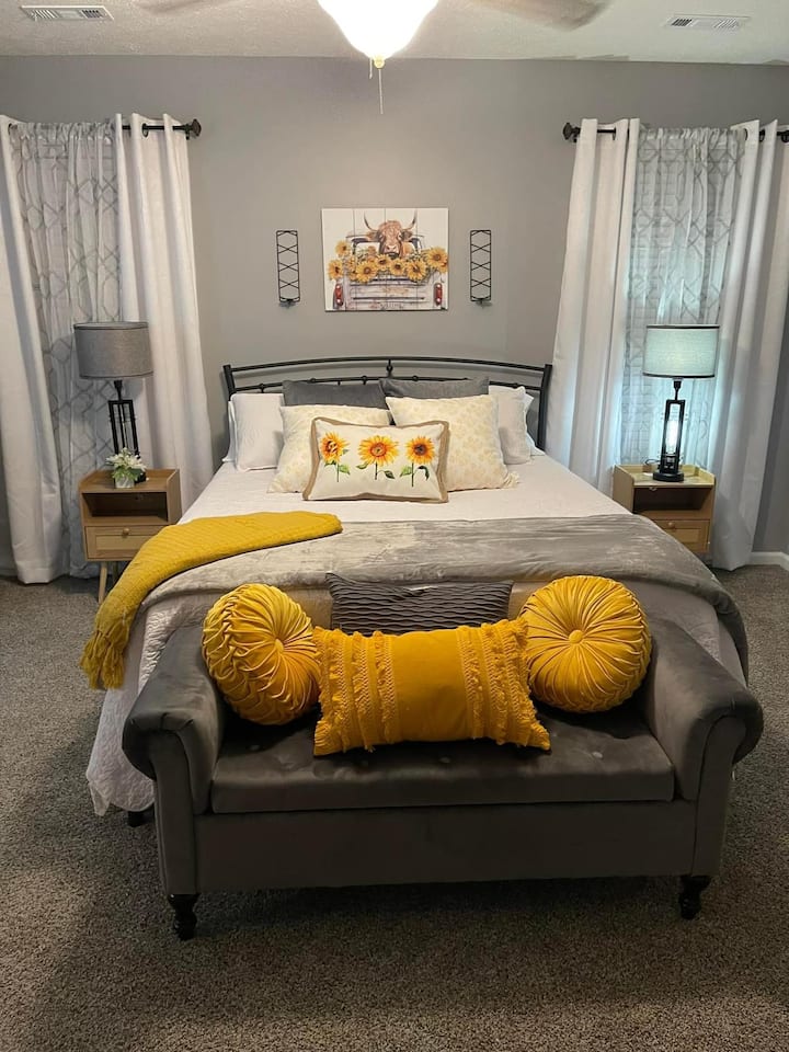 Cindy Jo Our Happy Place - Clarksville, TN