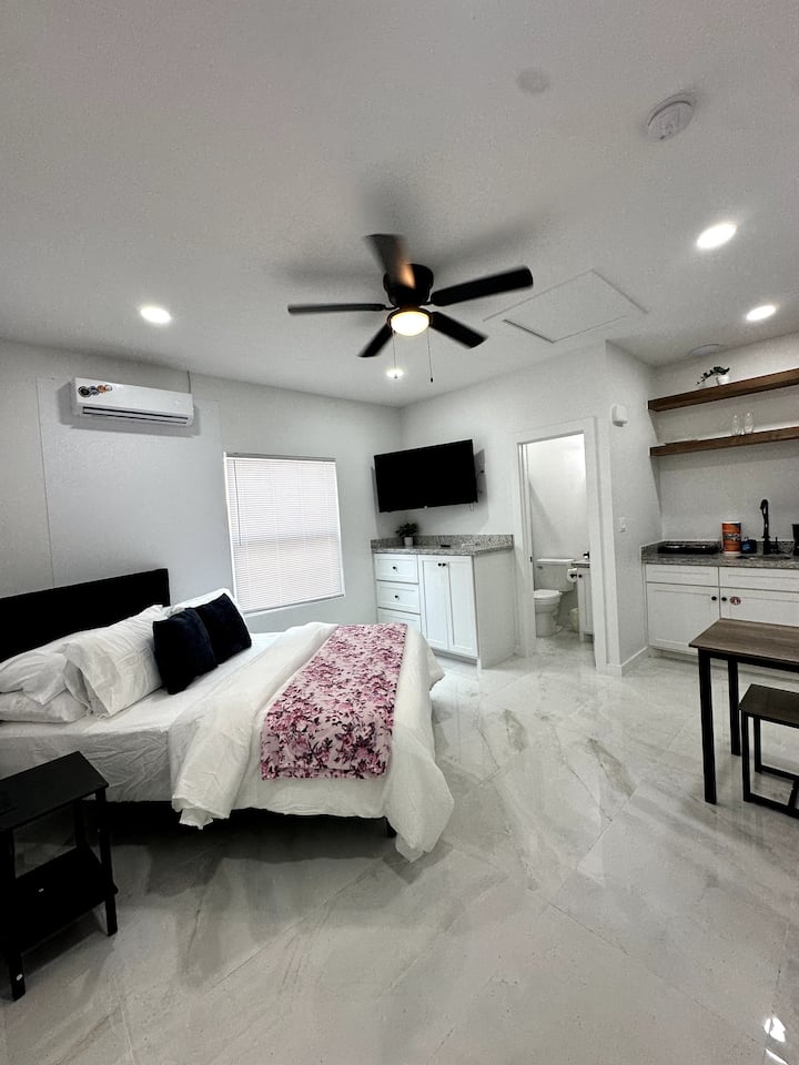 *New* Studio's At Spi #10 - 사우스 파드레 아일랜드