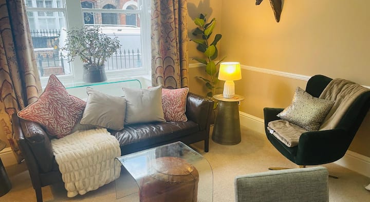 Chic City Central 2 Bed Flat - York, UK