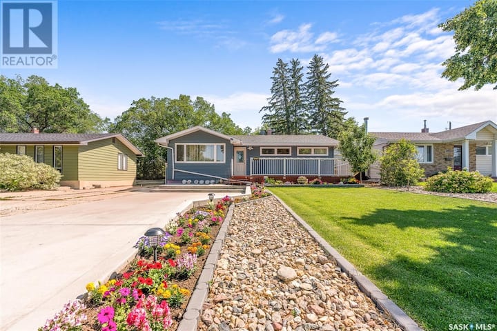 Cozy 2-bedroom Basement Suite - Moose Jaw