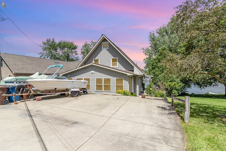 Beautiful House On A Lake - Cedar Lake, IN