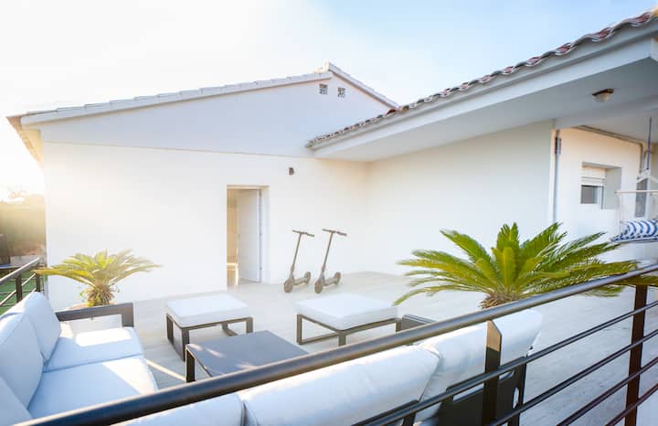 [Costa Dorada 8 Beds] Charming New Beachside House - Cunit