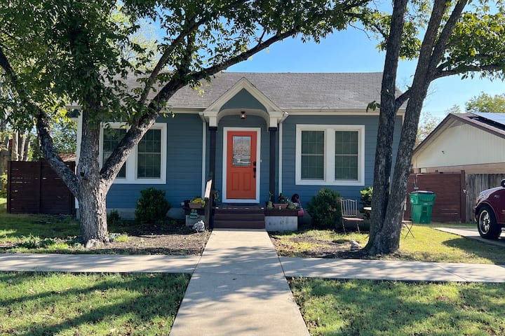 Casita De Pájaros - Taylor, TX