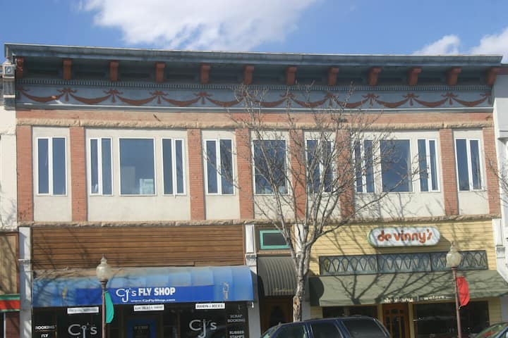 Downtown Penthouse - Montrose, CO