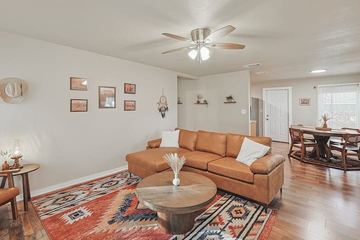 Western Boho-1 King Bed House - Denton, TX