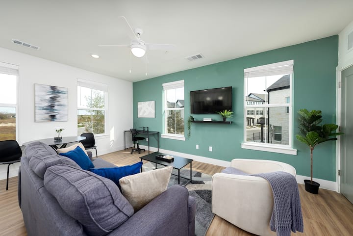 Elegant Living In A Vibrant Locale–your Dream Stay - Round Rock, TX