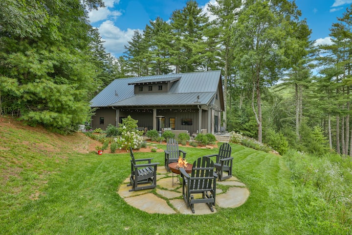The Bougie (Bü-zhē) Barn-cashiers-highlands - Cashiers, NC