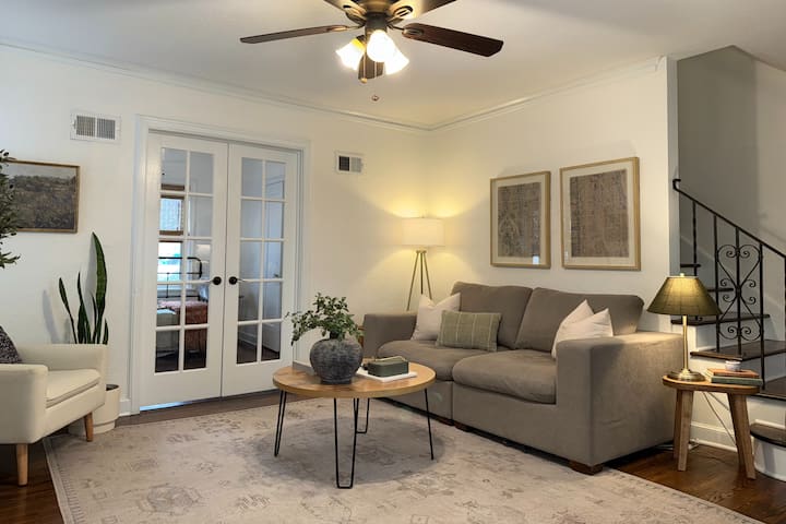 The Central Nook - Kansas City