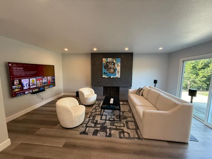 Modern Luxury 3 Bedroom, Office, And Game Room - Huntington Beach, CA