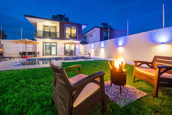 Villa Merlin Private House - 페티예