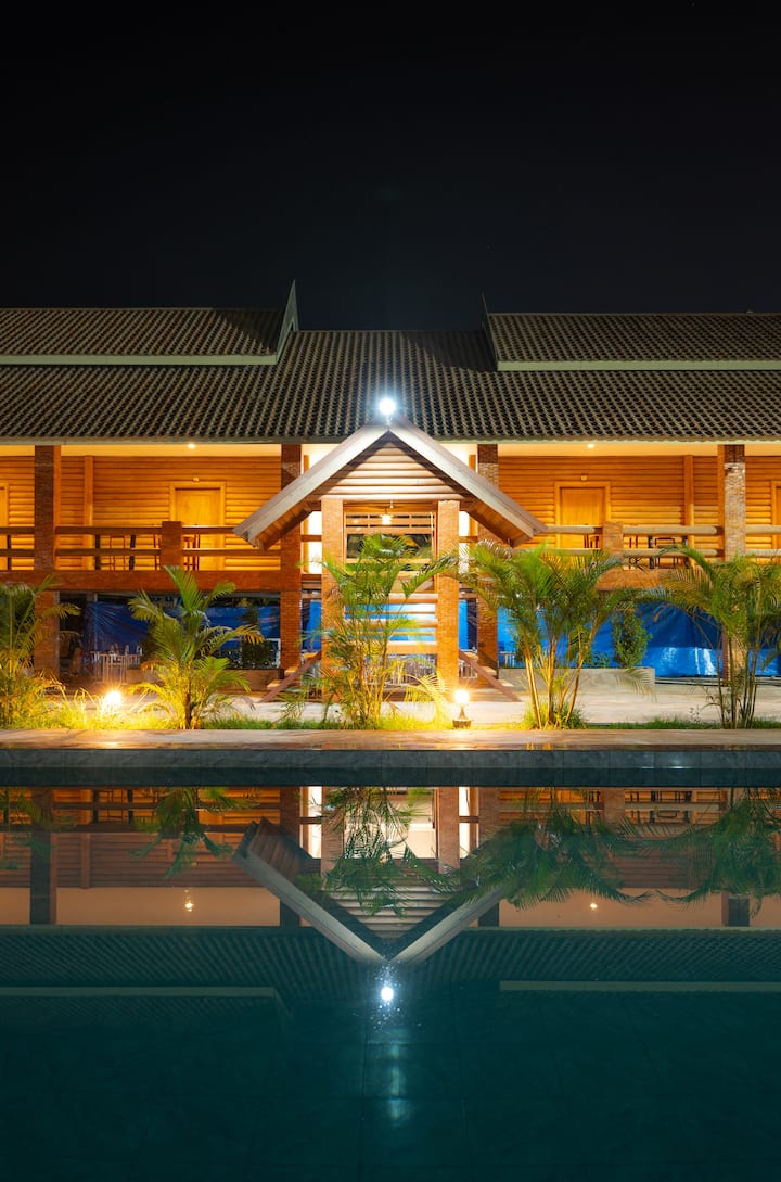 Deluxe Double Room With Mountain View - Laos