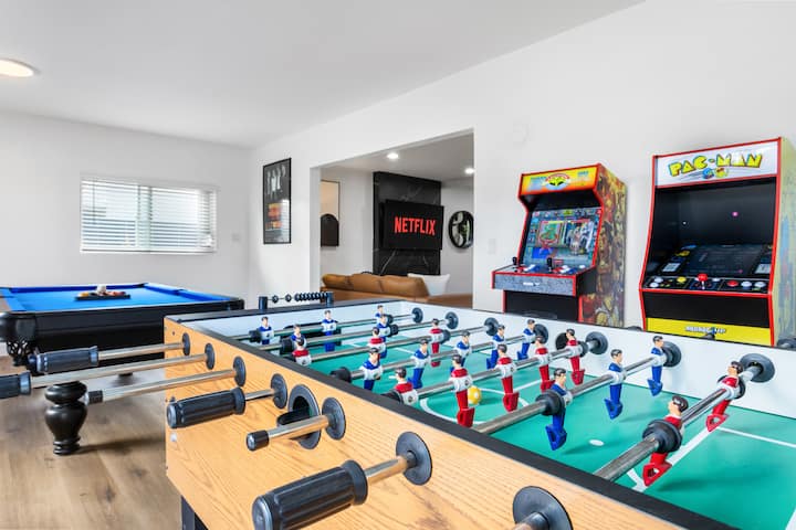 6bd Group Retreat- Arcades, Billiard, Foosball - Las Vegas