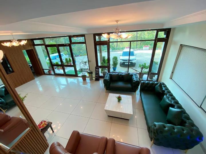 Penthouse Private Terrace /Pineland Chalets&resort - Solan