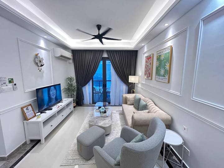 Seaview 2br Unit At R&f Seine Region By Anju - Woodlands