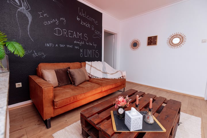 Brick & Cozy | City | Netflix | Wifi | 4 Person - Gelsenkirchen