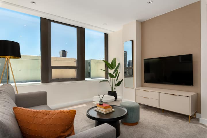 Modern City Living In Cape Town | Secure Parking - 