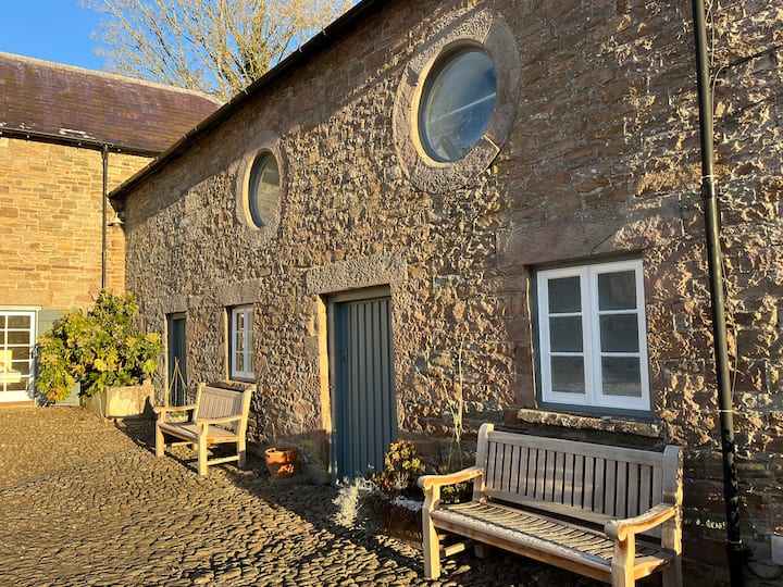Luxury Heritage Hayloft Near Hay - Builth Wells