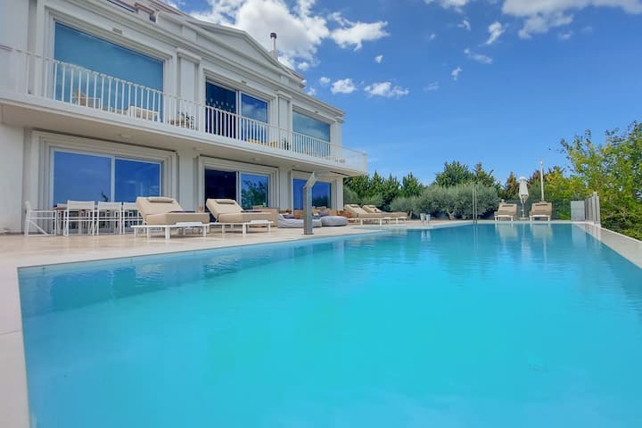 Grand Luxury Villa With Spa - Iraklion