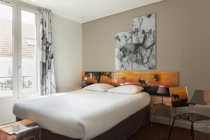 Hôtel Le Cardinal "Double Classique" - Rueil-Malmaison
