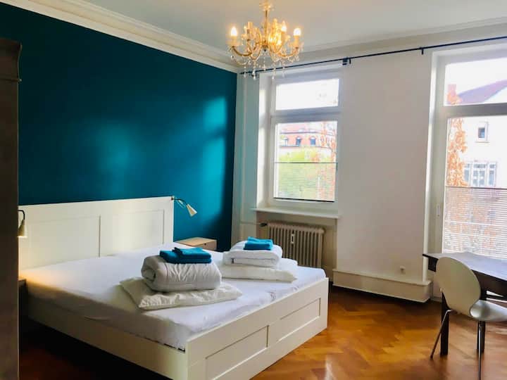 Poppiger Altbau Mit 2 Balkonen Freiburg Stadtmitte - Friburgo in Brisgovia