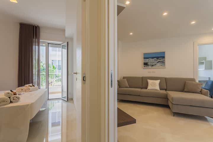 Palazzo Lux Stays Sleeps 10 - Gym, Beach, Centre - Polignano a Mare