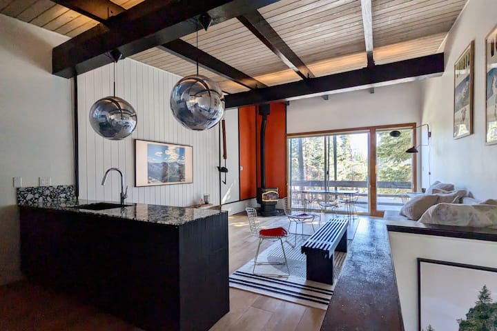2 Bed/2 Bath: Midcentury Townhouse - Mammoth Lakes, CA