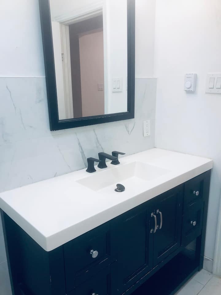 Comfy Private Room With Laundry In The Shared Apt - Montreal