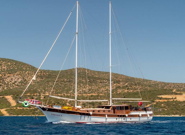 9 Cabins 18 Guests 30.00mt Gulet From Bodrum - Torba
