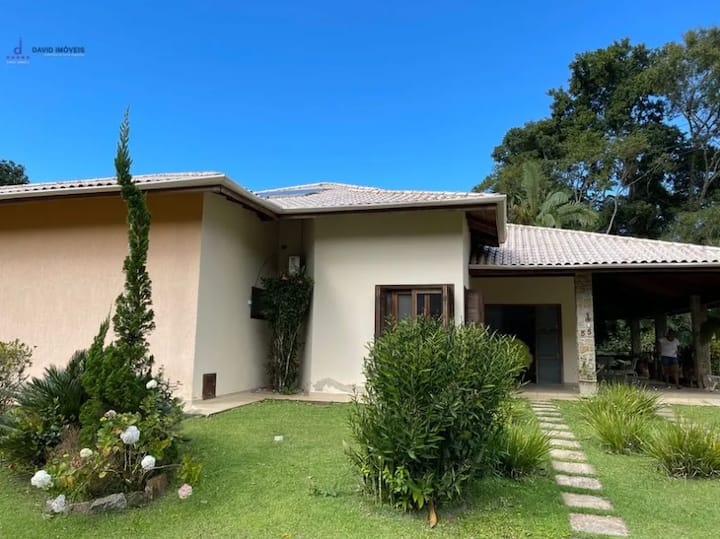 Casa Ampla Em Condomínio Fechado - Caraguatatuba