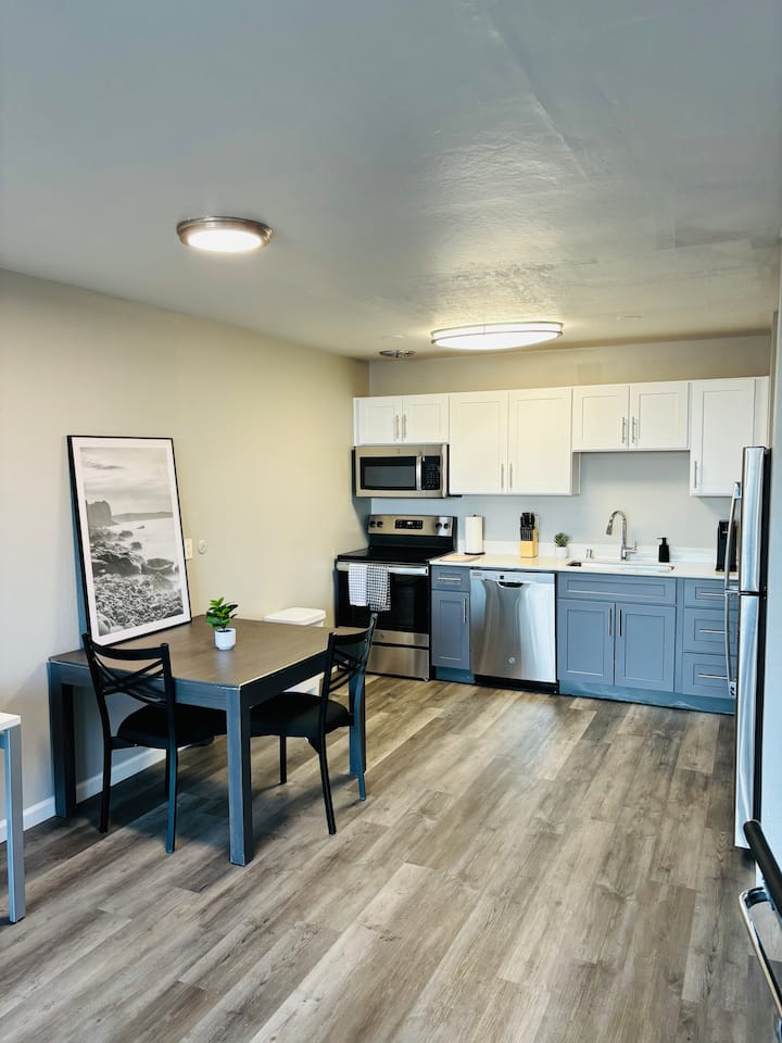 Cozy Renovated Apartment - Berkeley, CA